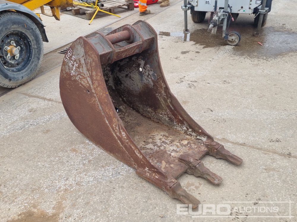 Miller 24" Scoop Bucket 65mm Pin to suit 13 Ton Excavator | Leeds ...