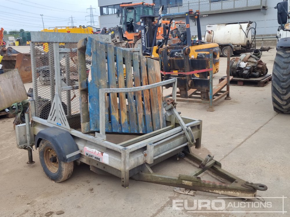 Pike Signals Single Axle Traffic Light Trailer, Ramp | Leeds | Euro ...
