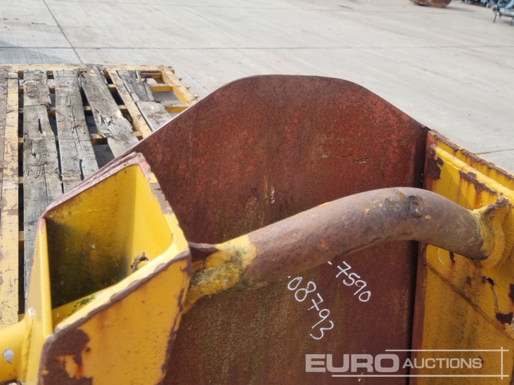 RORO Flatbed to suit Hook Loader Lorry | Leeds | Euro Auctions