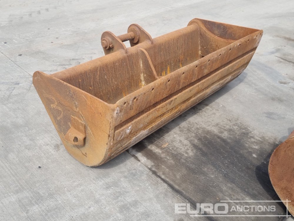 74" Ditching Bucket 65mm Pin to suit 13 Ton Excavator | Leeds | Euro ...