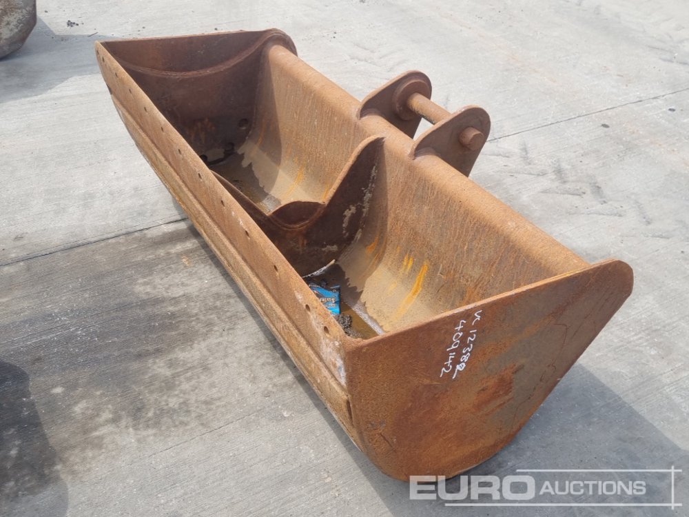 74" Ditching Bucket 65mm Pin to suit 13 Ton Excavator | Leeds | Euro ...