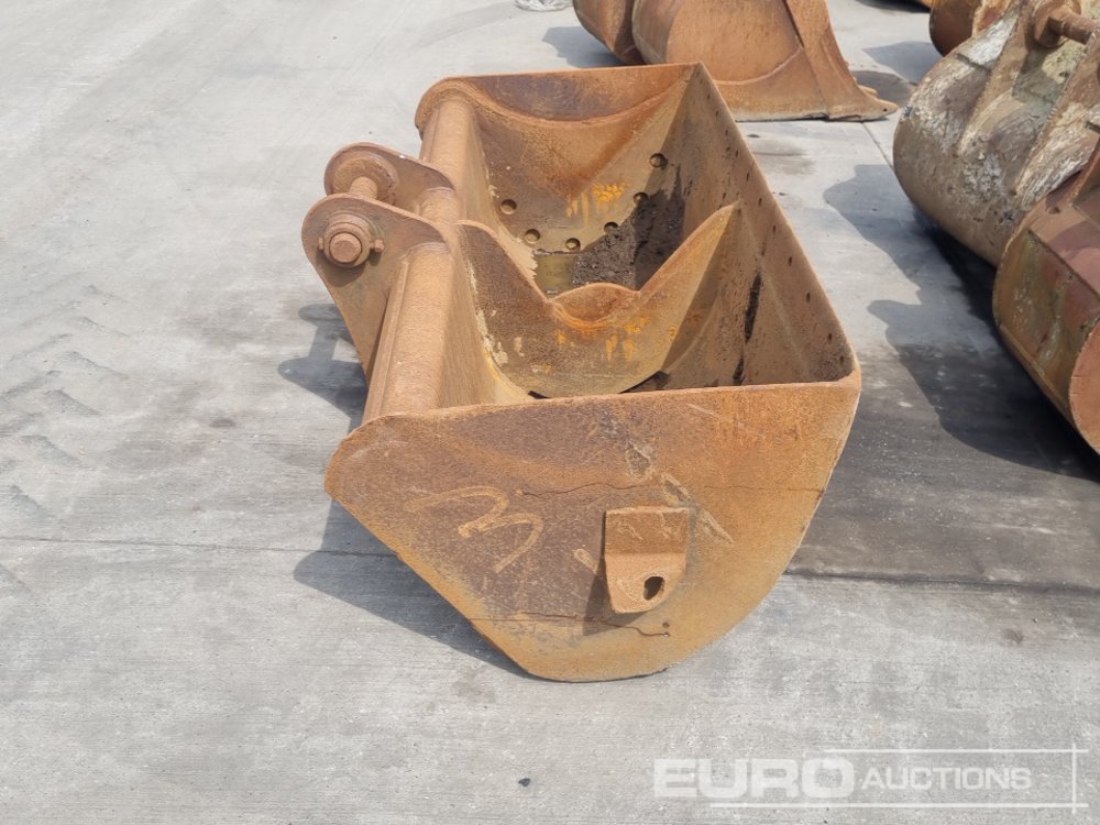 74" Ditching Bucket 65mm Pin to suit 13 Ton Excavator | Leeds | Euro ...