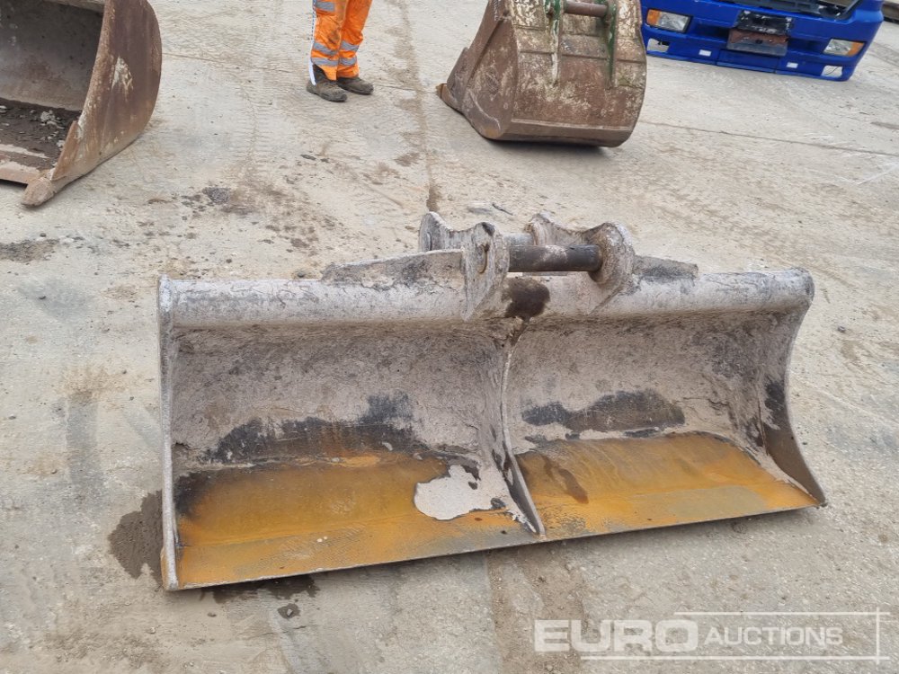 Strickland 72" Ditching Bucket 65mm Pin to Suit 13 Ton Excavator ...