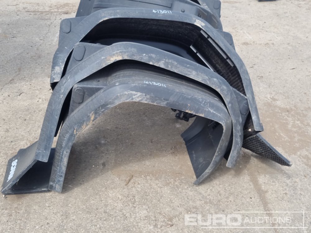 Scania Mud Guard to suit Tractor Unit (6 of) | Leeds | Euro Auctions