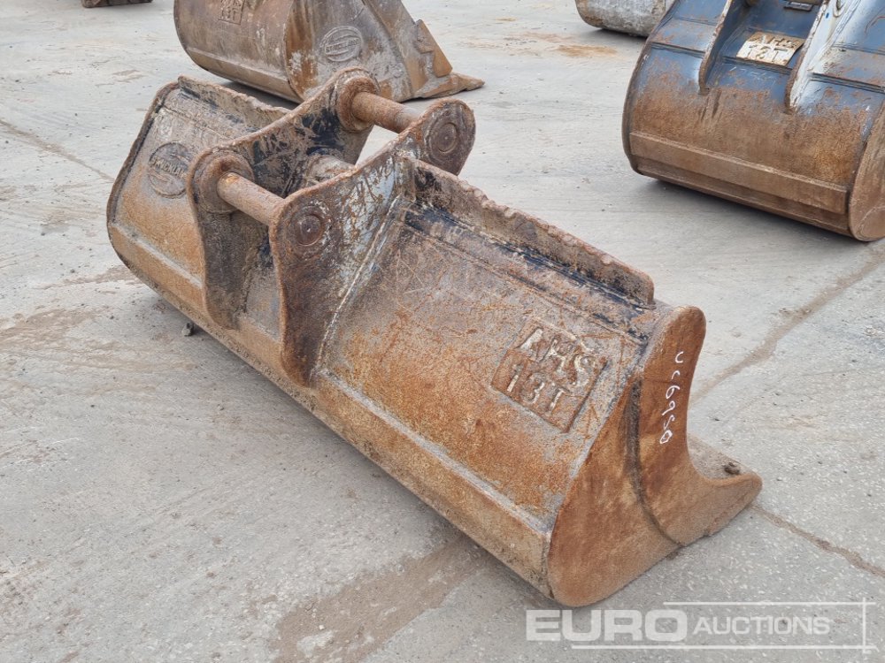 Strickland 72" Ditching Bucket 65mm Pin to suit 13 Ton Excavator ...