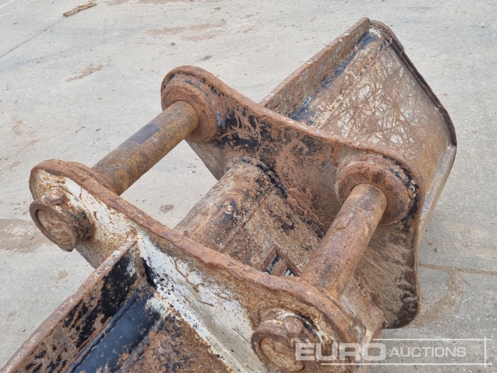Strickland 72" Ditching Bucket 65mm Pin to suit 13 Ton Excavator ...