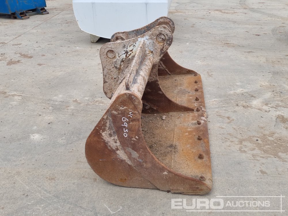 Strickland 72" Ditching Bucket 65mm Pin to suit 13 Ton Excavator ...